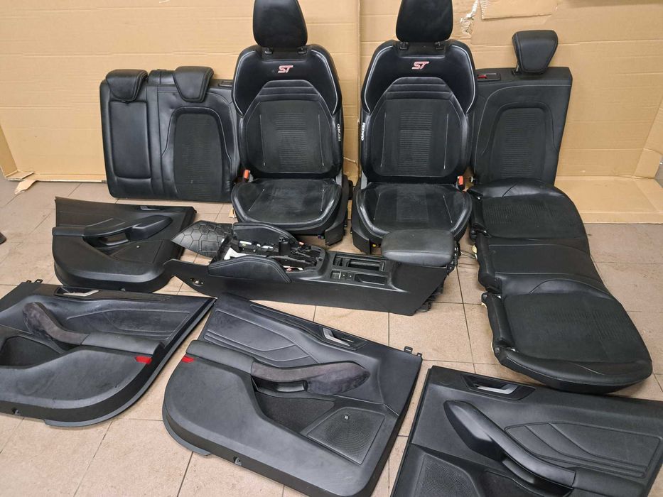 Fotel Fotele Boczki Recaro Sport Pół Skóra 5D Kpl Ford Focus Mk4 2018 ...