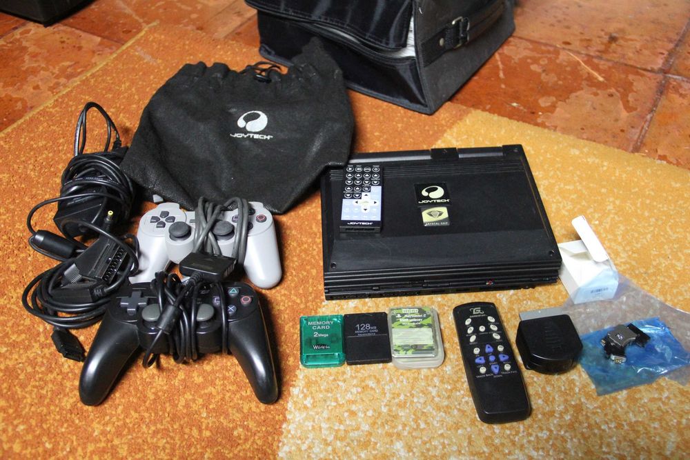 PS2 slim 77004 + CRYSTAL CHIP + LCD JOYTECH 8" + acessórios Carcavelos ...