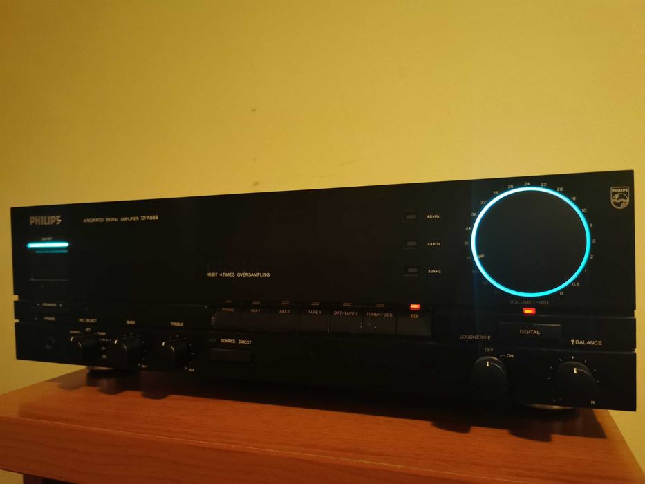 Sistema Hi-Fi : Amplificador + Leitor CD + 2 Colunas Lumiar • OLX Portugal