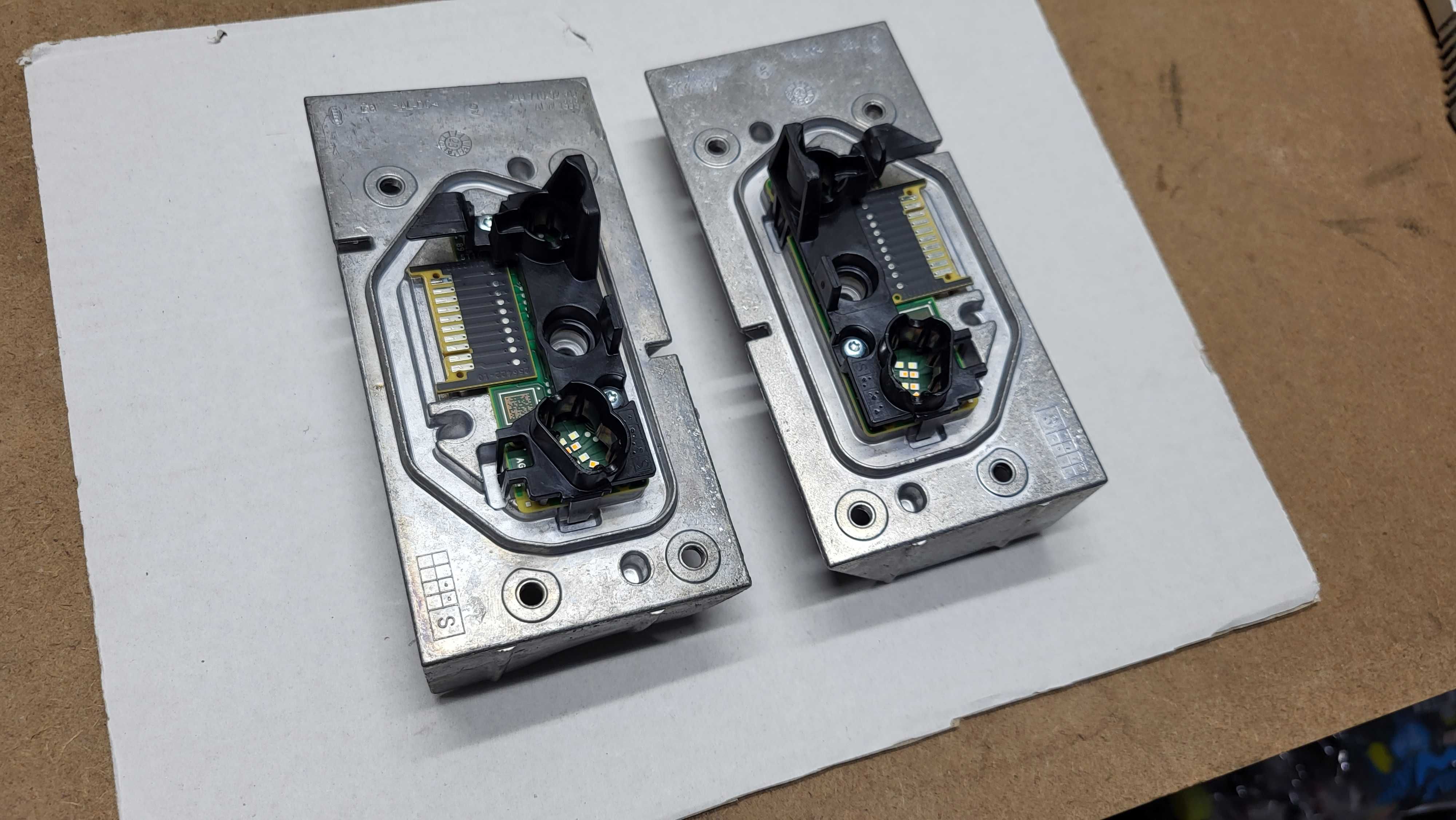 Moduł LED DRL Kierunku Kierunkowskazu BMW G20 G28 LEWY / PRAWY OE NOWY ... Moduł LED DRL Kierunku Kierunkowskazu BMW G20 G28 LEWY / PRAWY OE NOWY ...