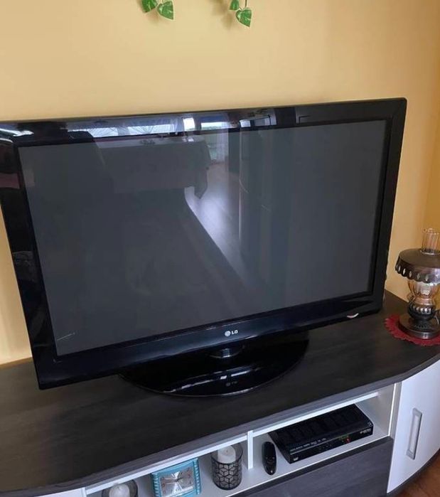Telewizor LG 42 polecam Legnica • OLX.pl