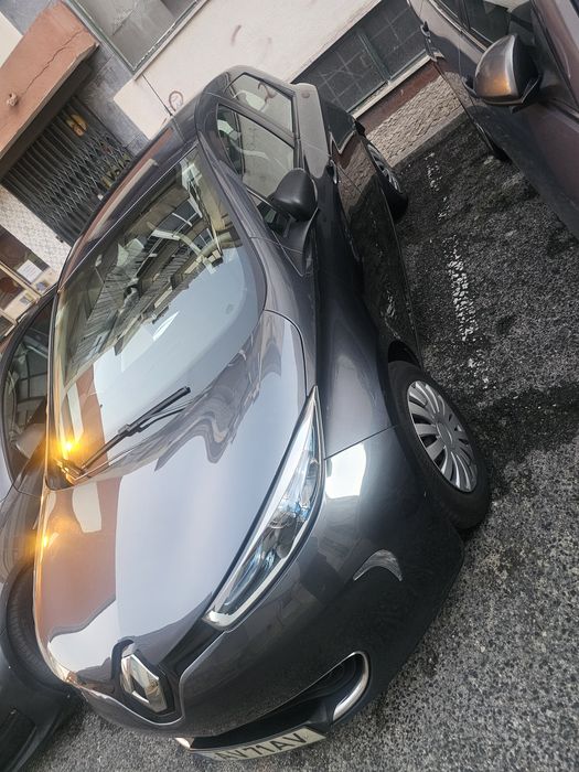 Rent car tvde renault zoe 200€ Sacavém E Prior Velho • OLX.pt