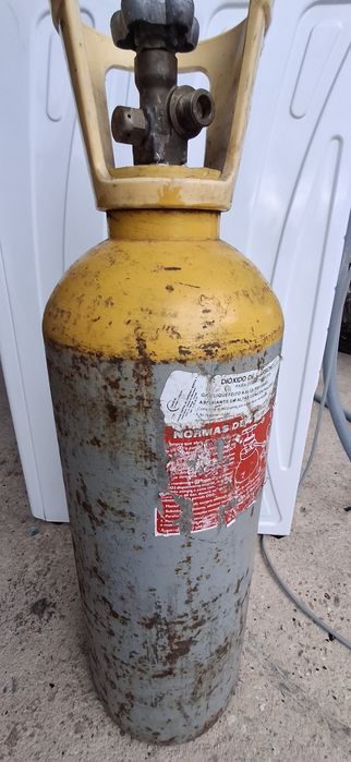 Garafa de gaz co2 vazias... Guia • OLX.pt