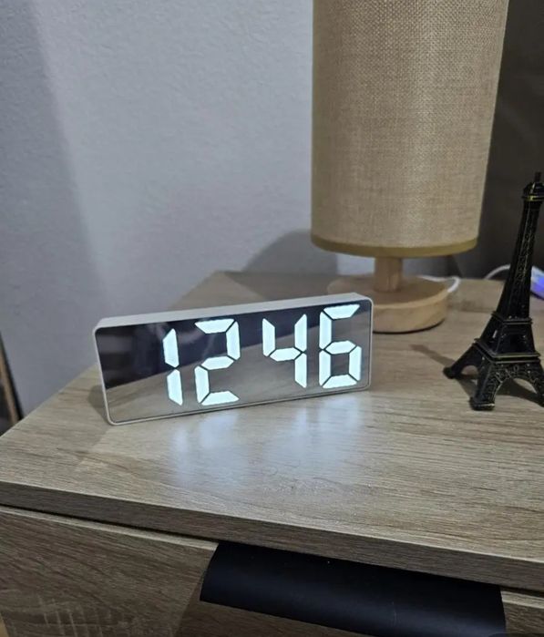 Ładny zegar cyfrowy z budzikiem Piekary Śląskie • OLX.pl