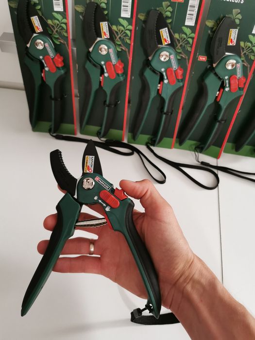 Секатор Parkside Germany є ОПТ: 285 грн. - Садовий інвентар Чернівці на Olx