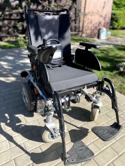 Wózek inwalidzki, elektryczny Invacare Bora z ładowarką - stan BDB ...