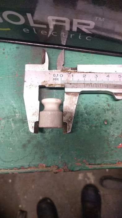 Ізолятор керамічний 2тисячі.штук: 8 грн. - Електрика Демидів на Olx