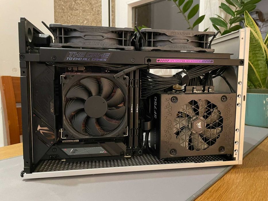 SEM GPU | Mini ITX Ncase T1 – Ryzen 7 7800X3D, 32GB DDR5, Silencioso ...