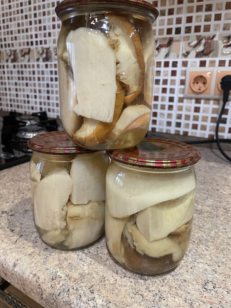 Гриби білі,мариновані,лисички: 130 грн. - Продукти харчування / напої ...