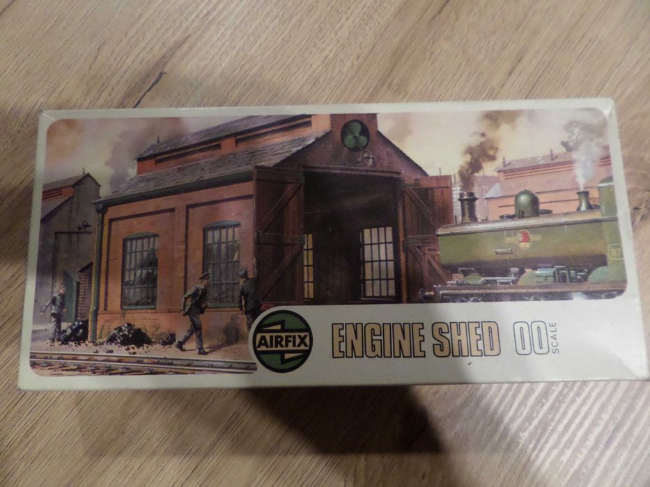 HO - Airfix 02608-4 (1973) Engine Shed Poznań Smochowice • OLX.pl