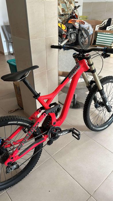 Commencal downhill Carnaxide E Queijas • OLX.pt