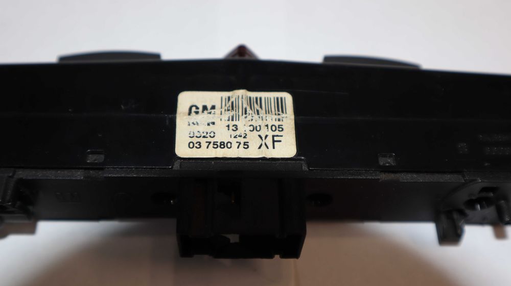 Блок кнопок аварійки Opel Astra H, Zafira B: 350 грн. - Кнопки / Перемикачі Суми на Olx