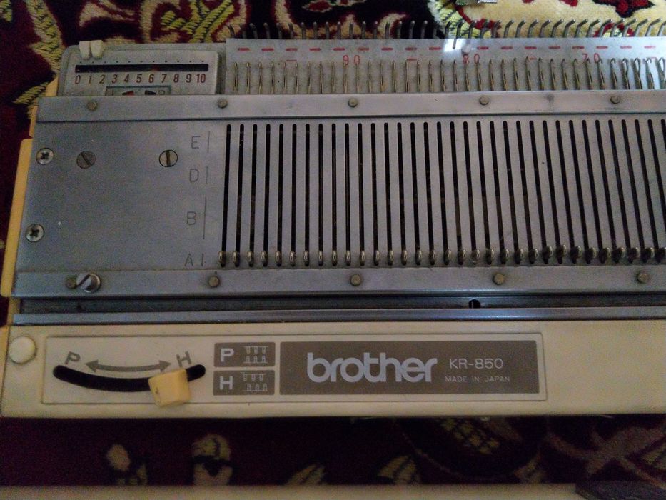 Двухфонтурная перфокарточная вязальная машина BROTHER KH-860/KR-850: 35 ...