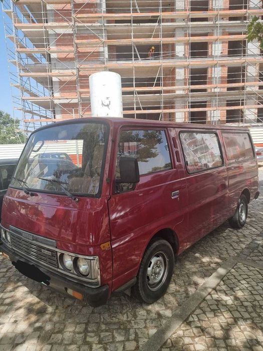 Nissan Urvan camper van São Clemente • OLX.pt