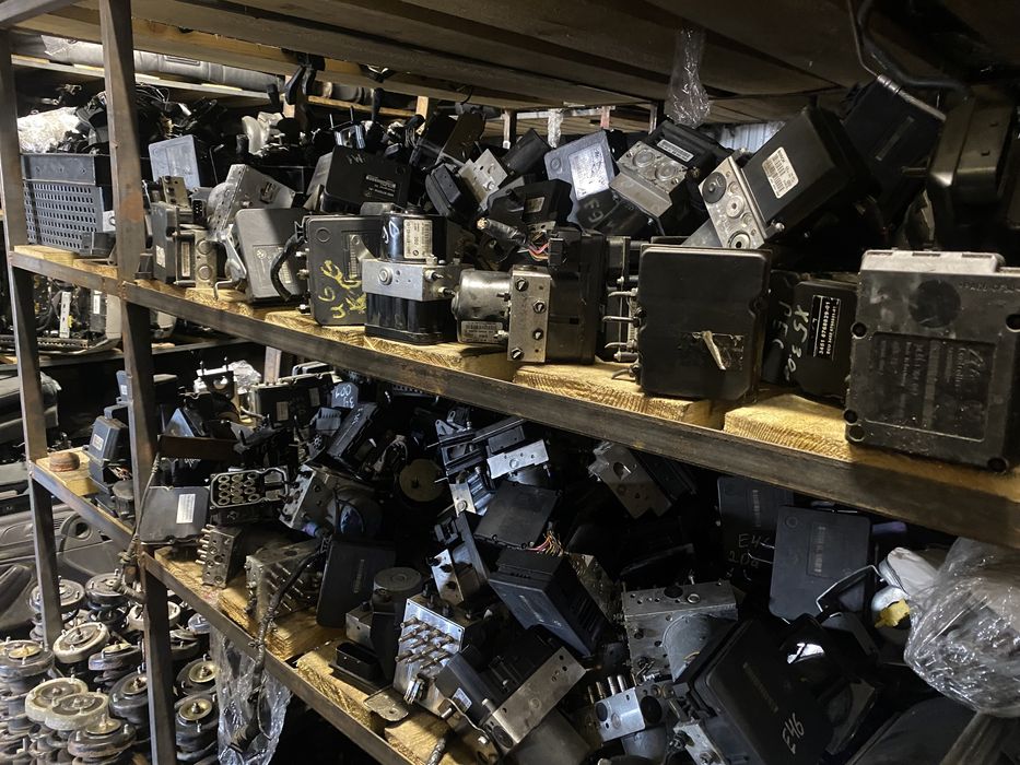 Блок ABS ASC DSC АБС BMW E38 E39 E46 E53 E60 E61 E65 E70 E87 Е90 Е83: 100 $ - Деталі гальмівних ...