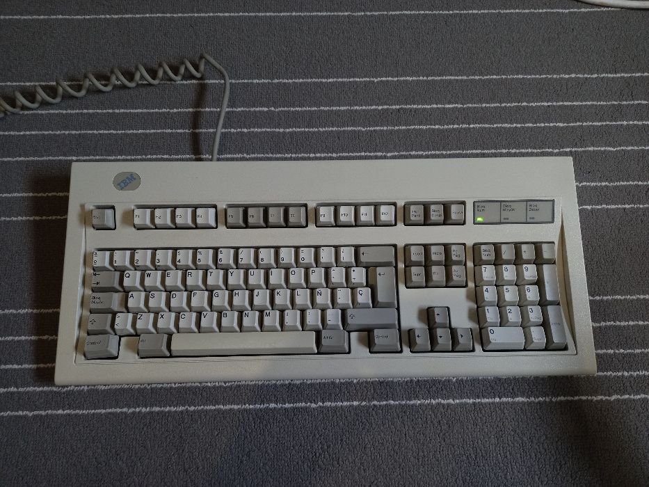Teclado IBM Model M - Layout Qwerty Espanhol Vouzela E Paços De ...