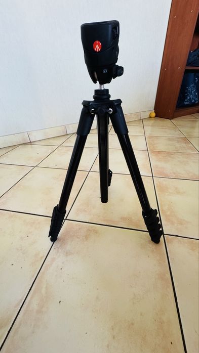 Штатив «Manfrott: 3 100 грн. - Підставки / кріплення / тримачі Київ на Olx