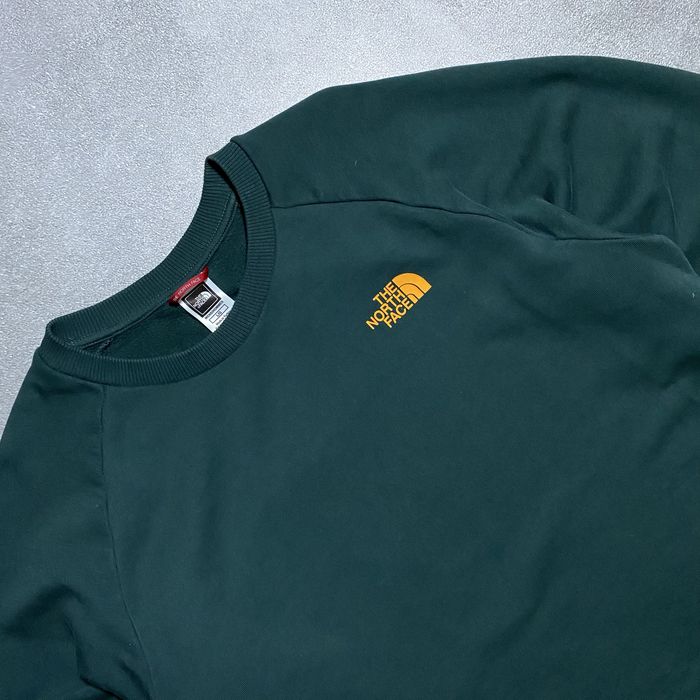 Світшот The North Face M Rag Red Box Crew: 850 грн. - Світшот Київ на Olx