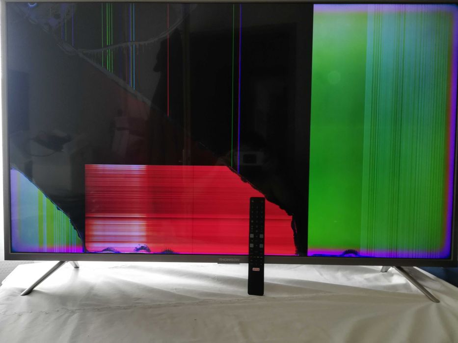 THOMSON TV LED 49UC6406 4K 124CM ou 48Pg, ECRAN Partido, para Peças ...