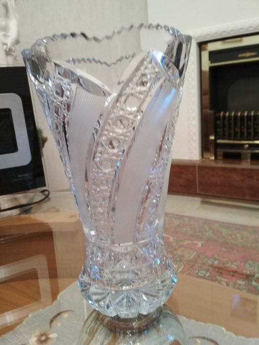 Ваза для квітів кришталева 600 грн Посуда кухонная утварь Черкассы на Olx