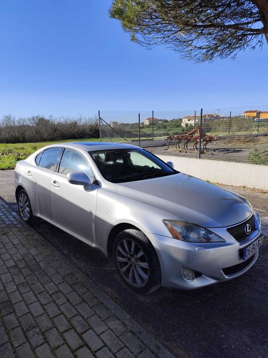 Lexus is220d executiv Igreja Nova E Cheleiros • OLX.pt
