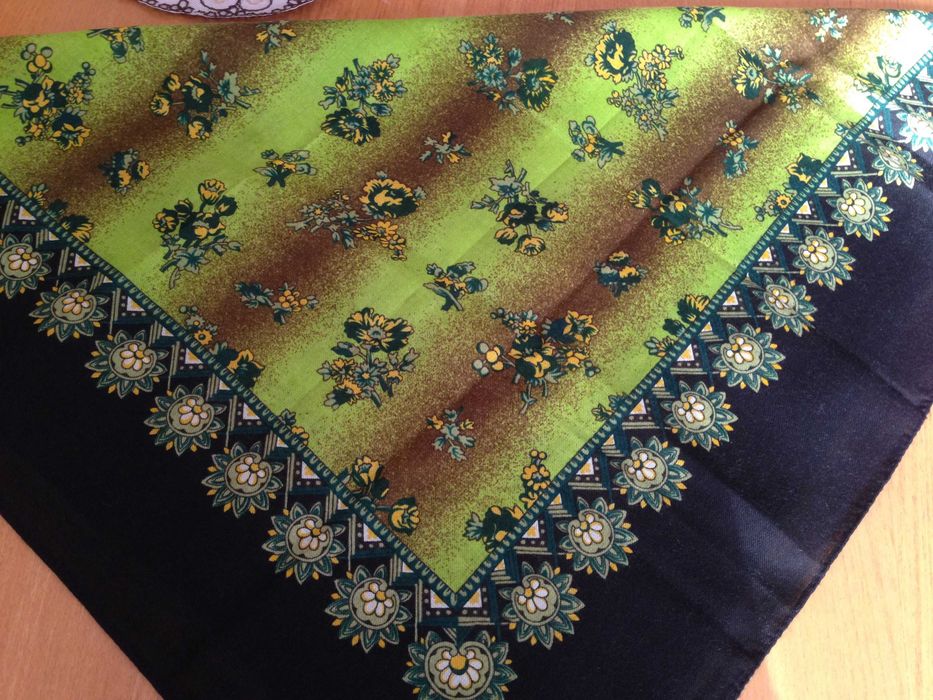 Велика Шерстяна хустина Старовинна хустина Хустка 1 000 грн Хустки Чортків на Olx