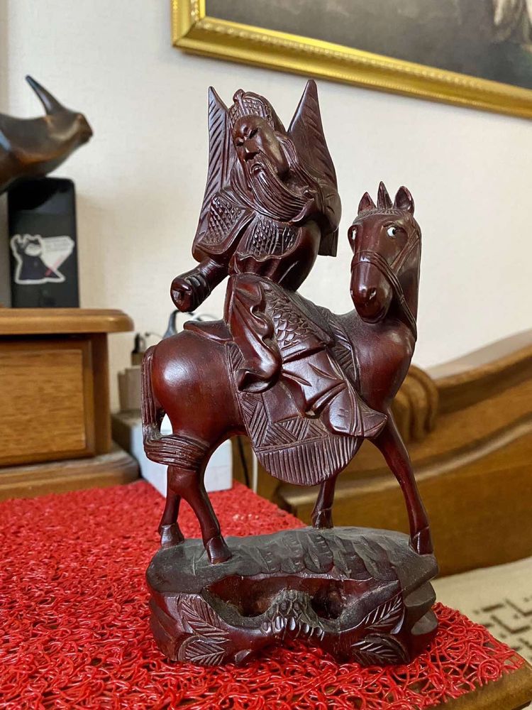 Японская статуэтка, фигурка император на коне, красное дерево: 1 300 ...