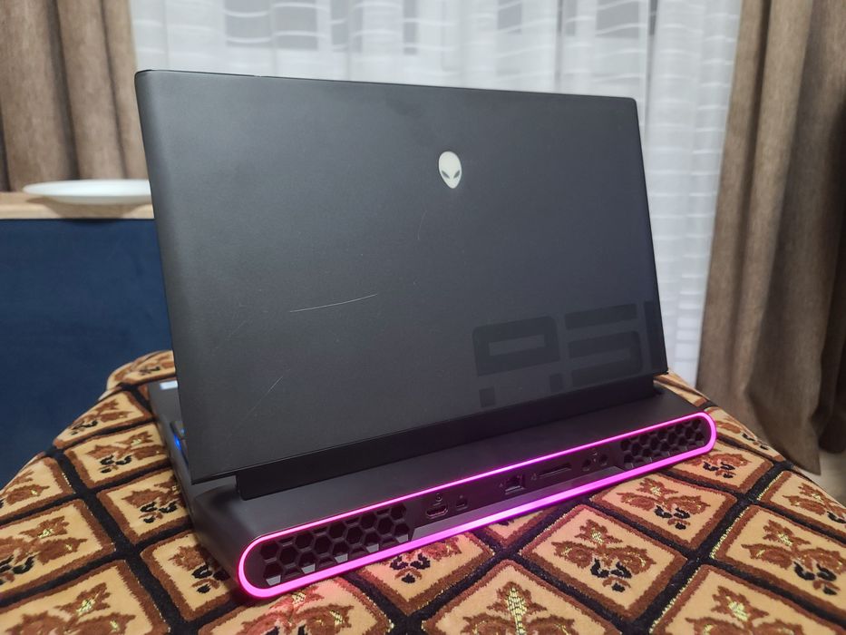 Alienware Area 51m 17" 144hz i7-9700/32gb ddr4/RTX2070 8gb/512gb ssd ...
