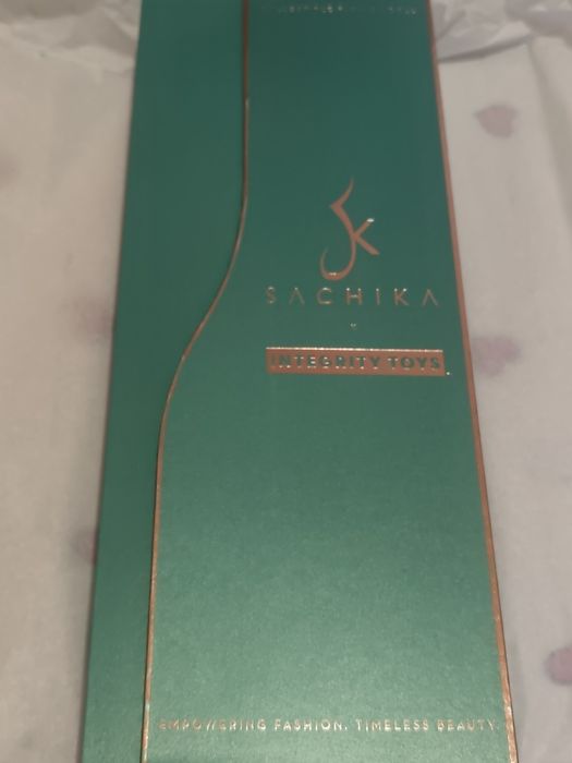 Integrity Toys x Sachika Emerald Amirah Majeed Amirald Allure NRFB: 11 ...