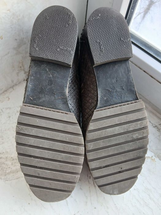 Продаються жіночі зимні черевики MIA JAHN 37 розм за 95 гр: 95 грн ...