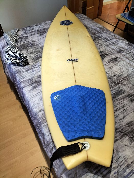 Vendo prancha de surf Quinta do Conde • OLX.pt