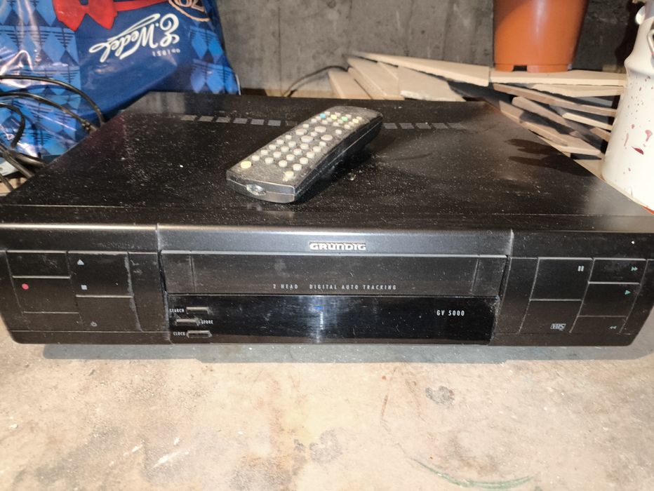 Magnetowid Odtwarzacz video kaset VHS Częstochowa Tysiąclecie • OLX.pl