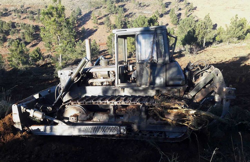 Bulldozer Komatsu D65 E-6 Mogadouro, Valverde, Vale De Porco E Vilar De Rei • OLX Portugal