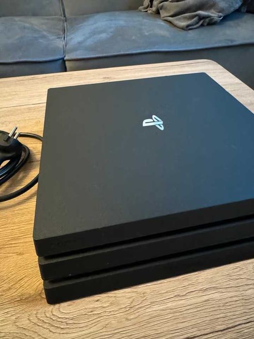 Konsola ps4 pro + pad Palestyna • OLX.pl