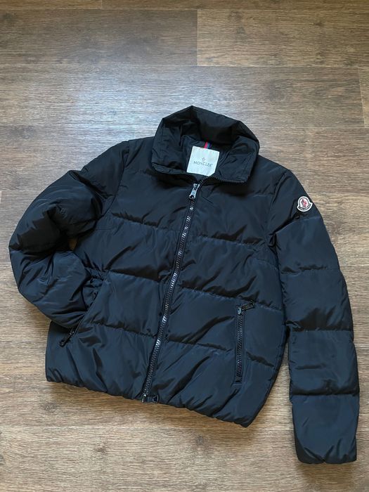 Женский Пуховик Moncler: 2 100 грн. - Пуховики і зимові куртки Кривий ...