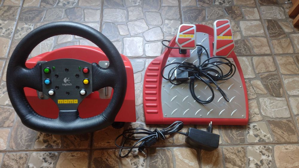 Руль, педали Logitech MOMO Force Feedback: 2 999 грн. - Периферійні ...