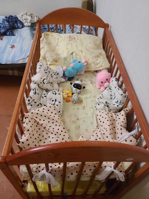 Продам кроватку детскую: 499 грн. - Дитячі меблі Кривий Ріг на Olx