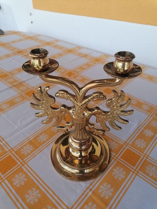 Castiçal / candelabro com o brasao de Lübeck em ferro fundido Benfica ...