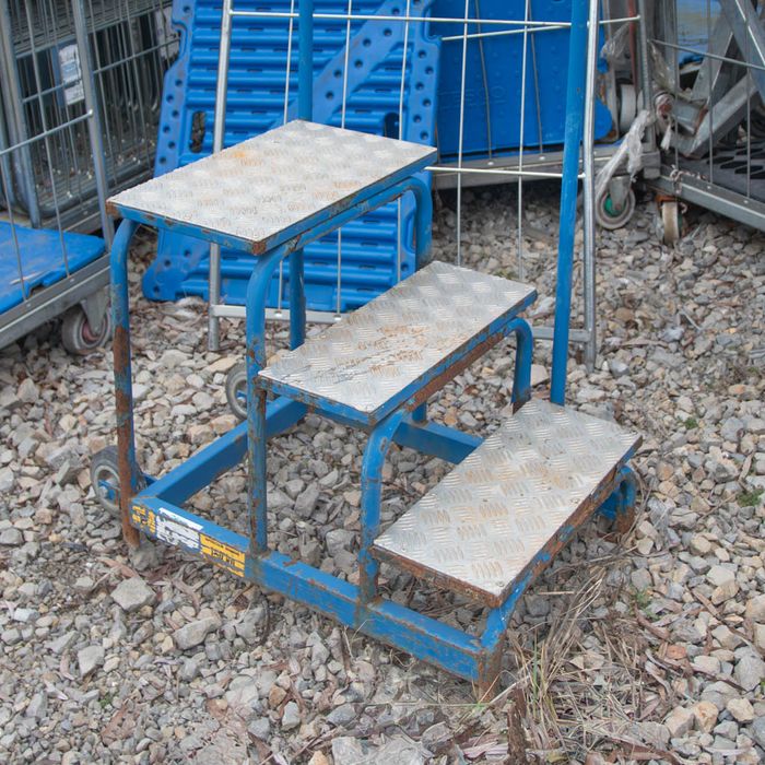 Podest magazynowy jezdny 3-stopniowy stalowy - mobilny, wytrzymały ...