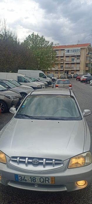 Hiunday Accent 2000 com 135.000 kms Santa Iria De Azoia, São João Da Talha E Bobadela • OLX.pt