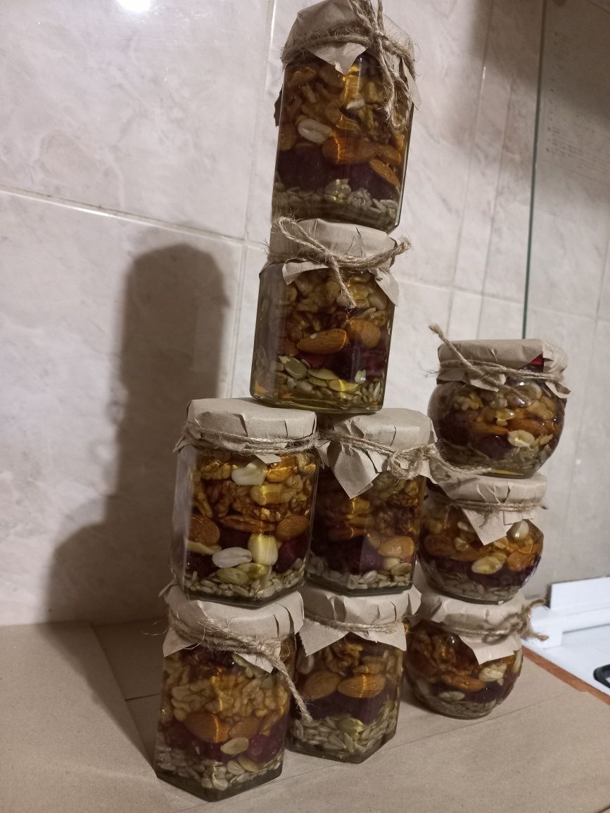 Горішки в меду.Карпатський продукт.: 80 грн. - Продукти харчування ...