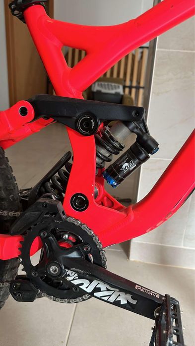Commencal downhill Carnaxide E Queijas • OLX.pt