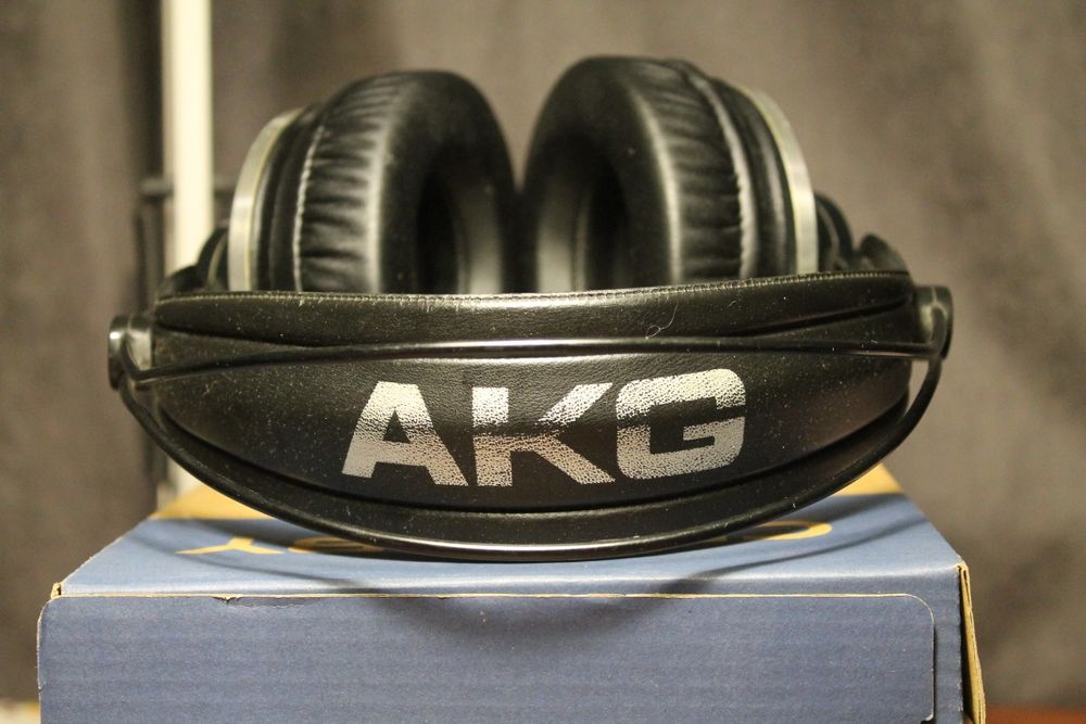 Навушники моніторні AKG K271 MK II: 2 000 грн. - Навушники Есхар на Olx