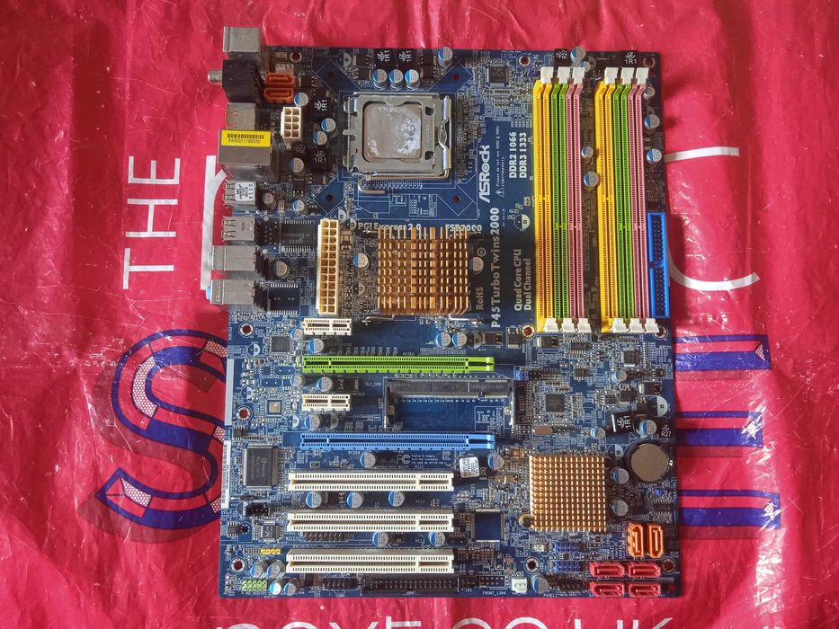 Матер.пл asrock P45 Twins 2000(сок.775/для 16Gb ddr3)+2-ядер.E6700+4Gb ...