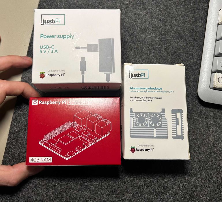 Zestaw Raspberry Pi 4B 4GB z Oficjalną Obudową i Zasilaczem Leszno • OLX.pl