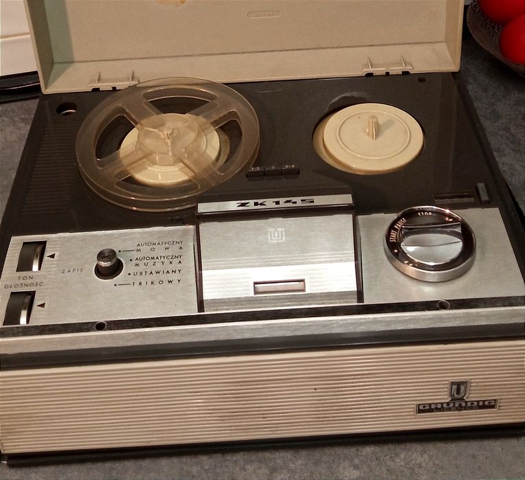 Magnetofon szpulowy Grundig Unitra. Chechło Pierwsze • OLX.pl