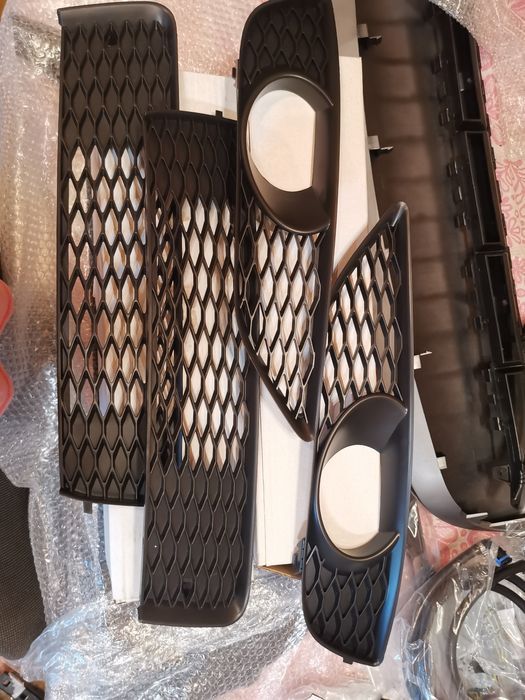 Audi q7 4L s-line решітки переднього бампера: 30 $ - Решітка радіатора ...