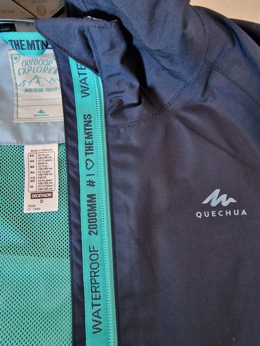 Casaco impermeável e curta vento. Marca Quechua Matosinhos E Leça Da ...