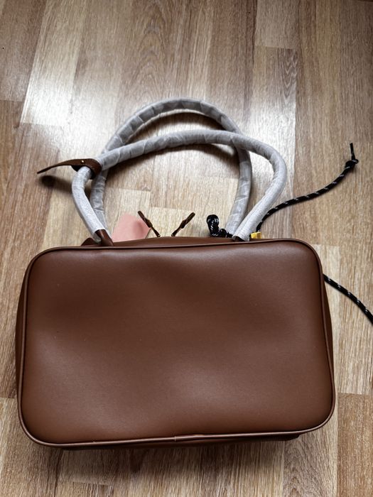 Шкіряна сумка Miu Miu 3 000 грн Шкіряні сумки Київ на Olx