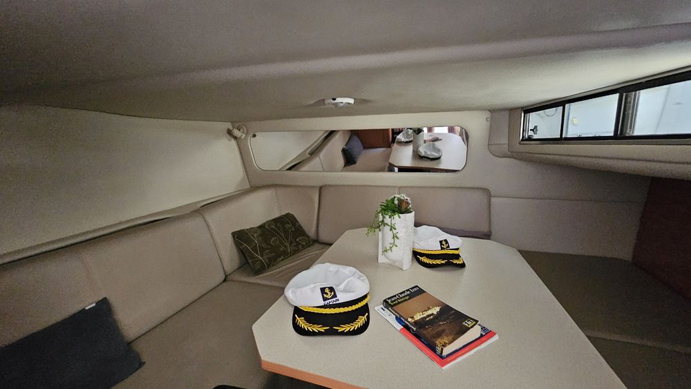 Regal Commodore 32.6 com ou sem estacionamento na Marina Expo Lisboa ...